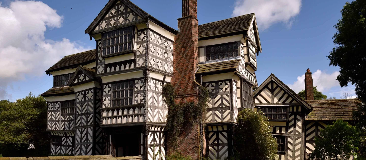 Coach Trip to Little Moreton Hall, nr Congleton – History Live